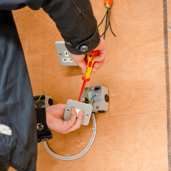 Electrical Level 1 (Award & Certificate) - LCB